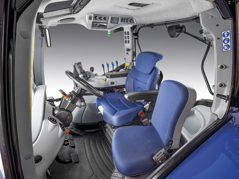 THINGS ARE LOOKING UP: New Holland T5 Dynamic Command - T H WHITE Group