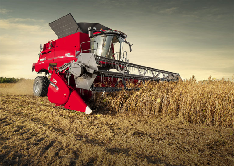 Case IH Axial-Flow 7250 – landing shortly - T H WHITE Group