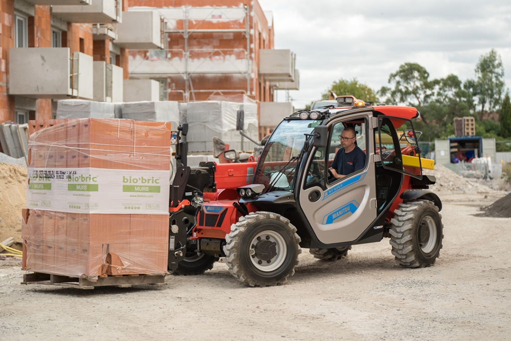 Manitou launches NEW MT 625 Fully Electric Telehandler - T H WHITE ...