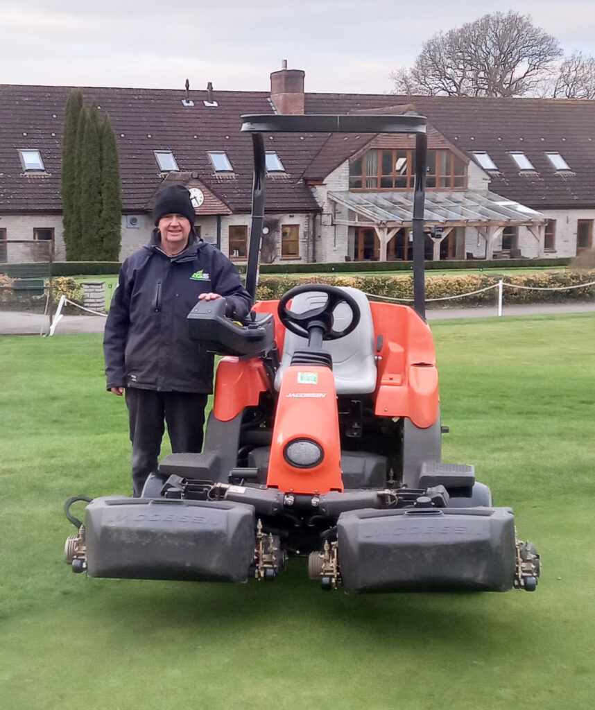 Jacobsen’s Eclipse 360 Elite mower works wonders on the Isle of Wedmore ...
